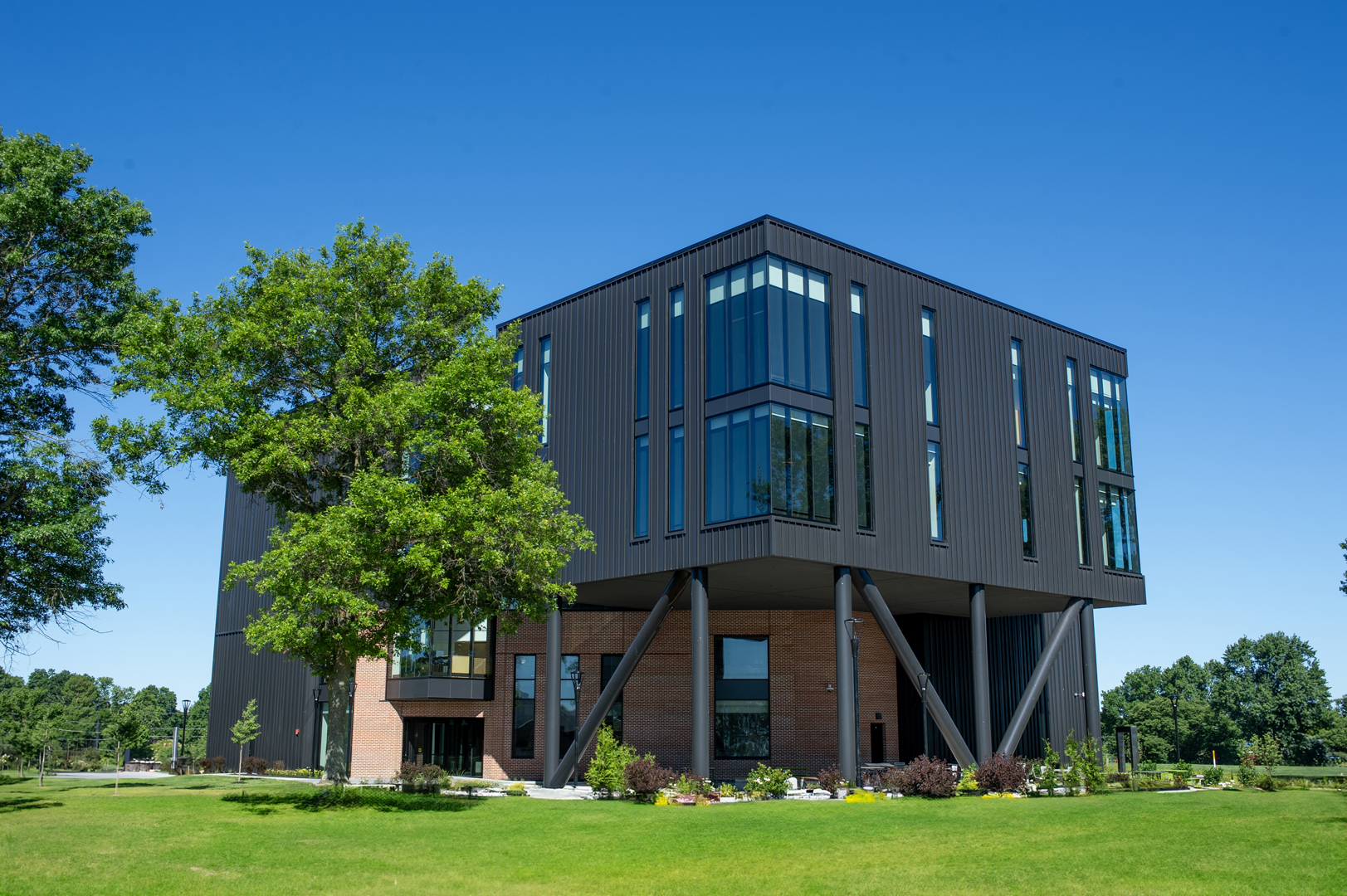 THOMAS MORE UNIVERSITY CELEBRATES OPENING OF NEW ACADEMIC CENTER – MOREOVER