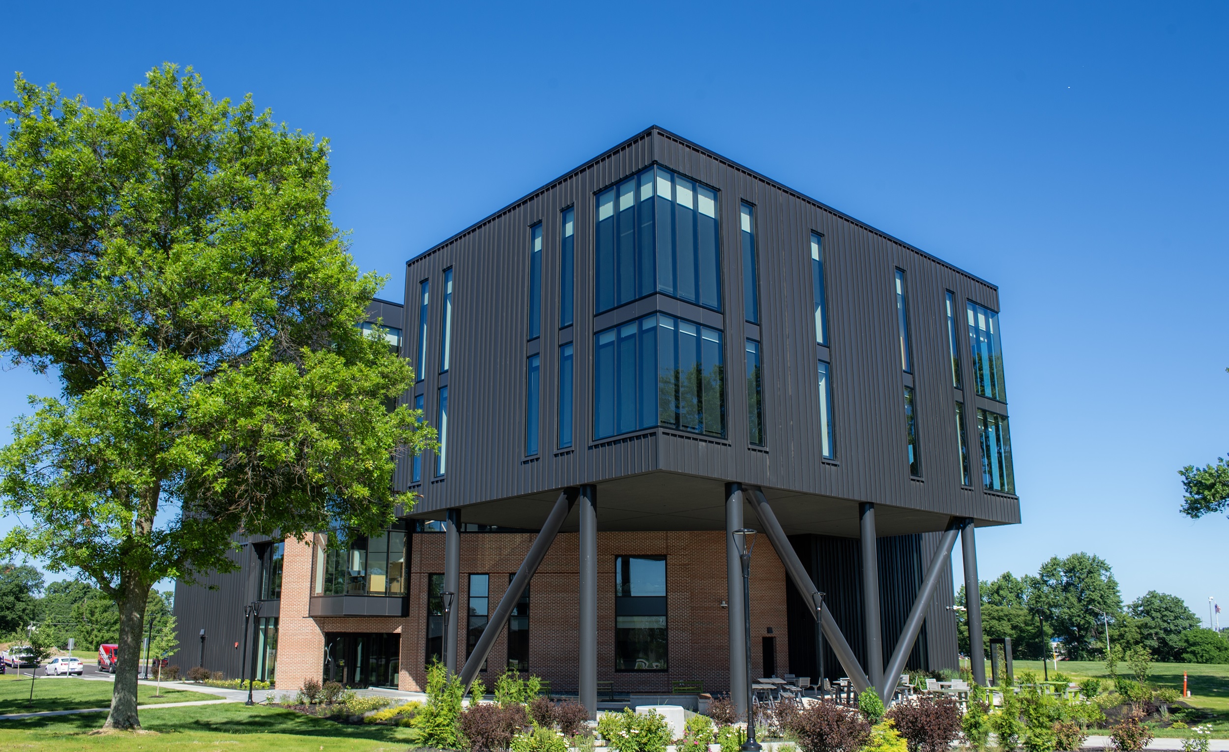 THOMAS MORE UNIVERSITY CELEBRATES OPENING OF NEW ACADEMIC CENTER – MOREOVER
